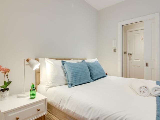 Apartment at Earl's Court Gardens, London