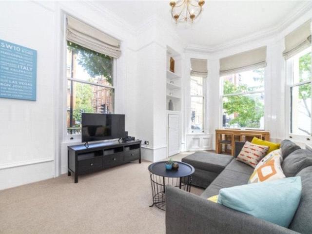 Apartment at Earl's Court Square, Greater London