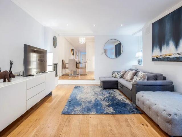 Apartment at Earl's Court Square, Greater London