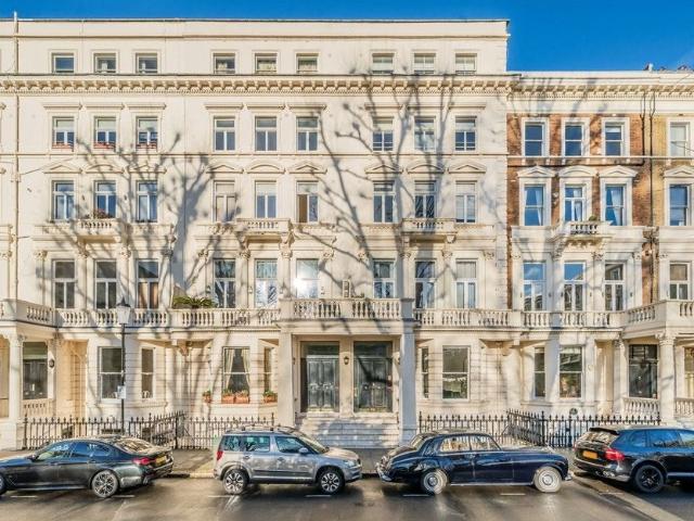 Apartment at Earl's Court Square, Greater London