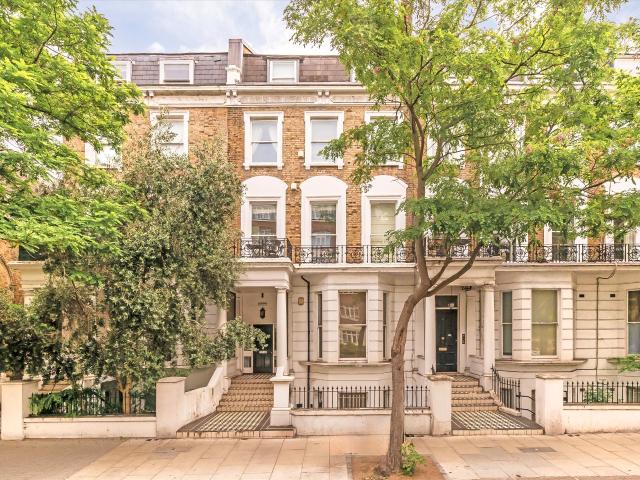 Apartment at Earl's Court Road, Greater London