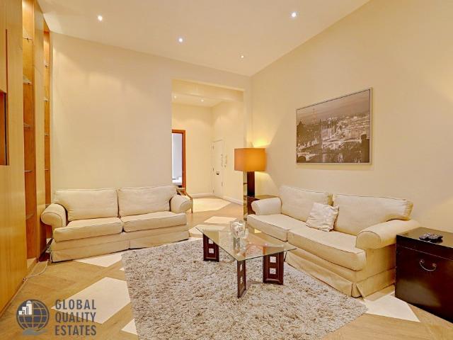 Apartment at Earl's Court Road, Greater London