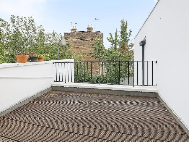 Apartment at Earl's Court Road, Greater London