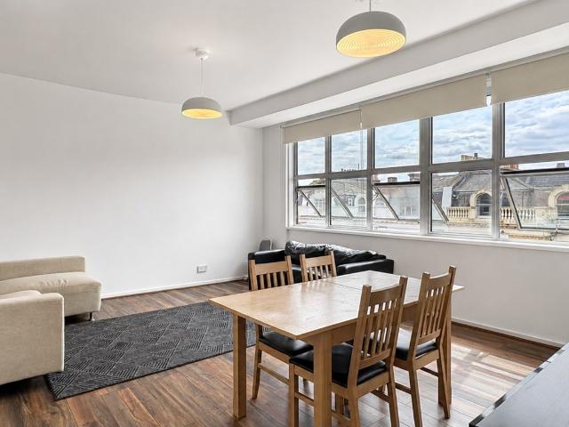 Apartment at Earl's Court Road, Greater London