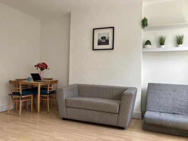 Apartment at Earl's Court Road, Greater London