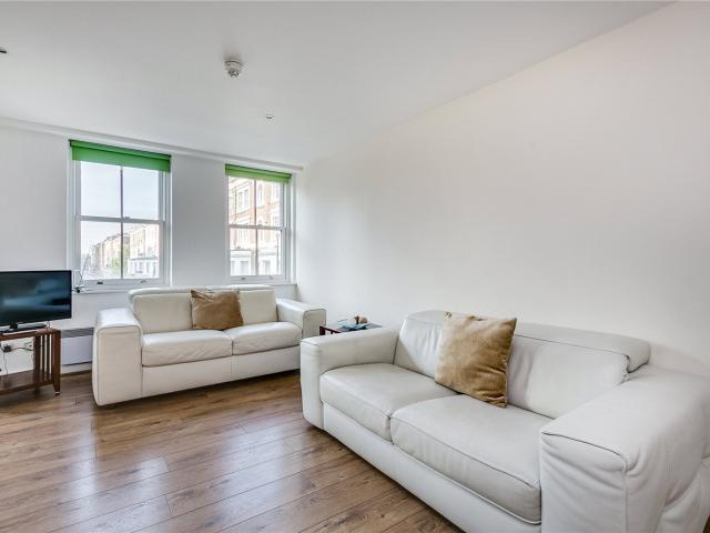 Apartment at Earl's Court Road, Greater London