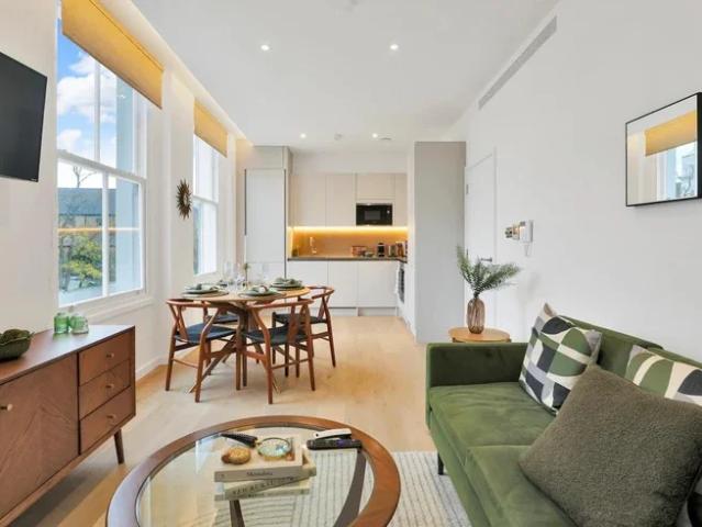 Apartment at Earl's Court Road, Greater London