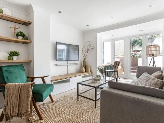 Apartment at Earl's Court Road, Greater London