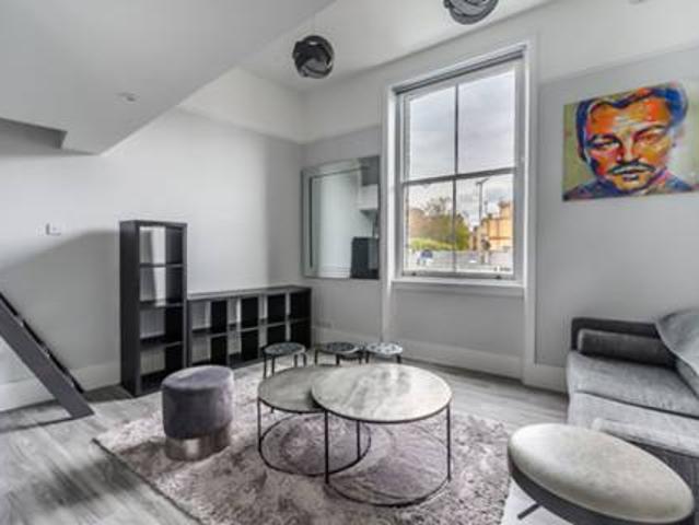 Room at Earl's Court Road, Greater London