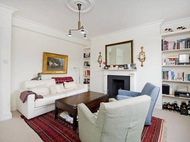 Apartment at Earl's Court Road, Greater London
