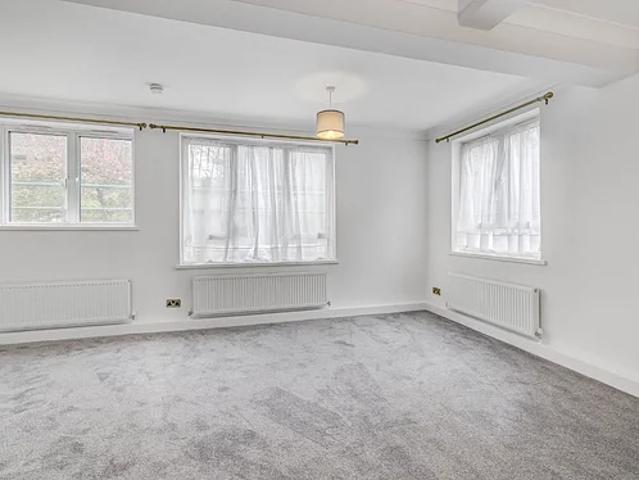 Apartment at Earl's Court Road, Greater London
