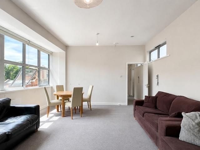 Apartment at Earl's Court Road, Greater London