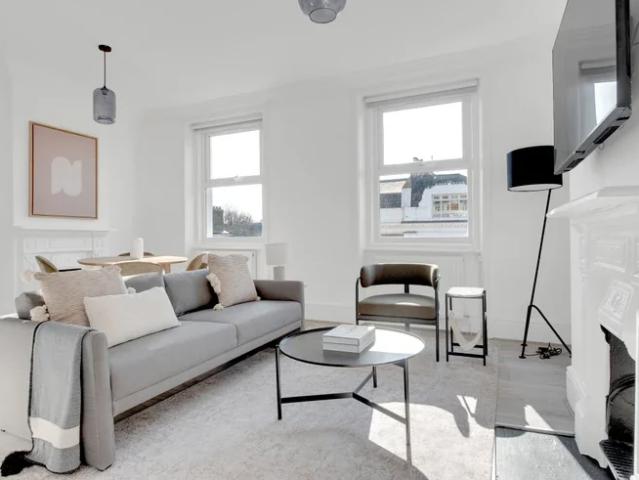 Apartment at Earl's Court Road, Greater London