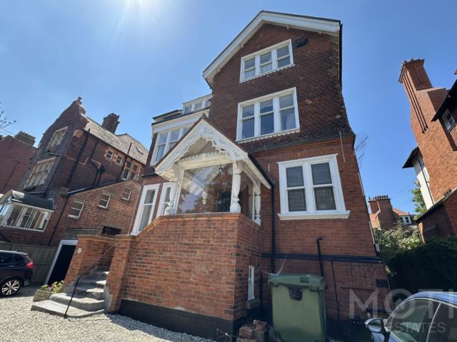 Apartment at Earls Avenue, Folkestone and Hythe District