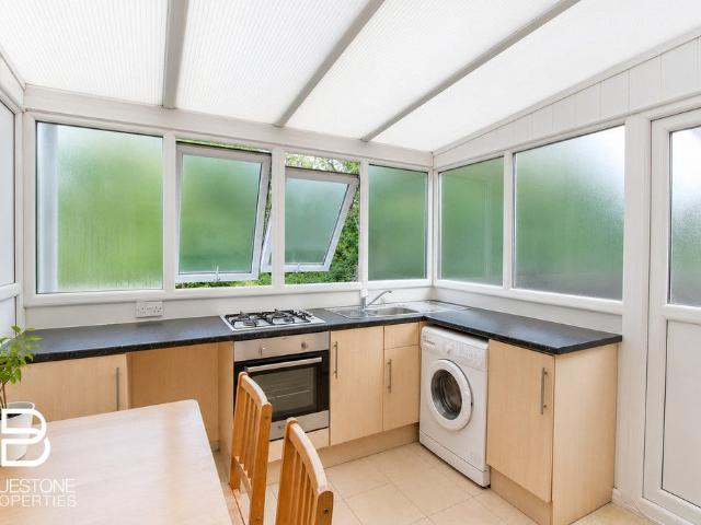 Apartment at Earlsfield Road, Greater London