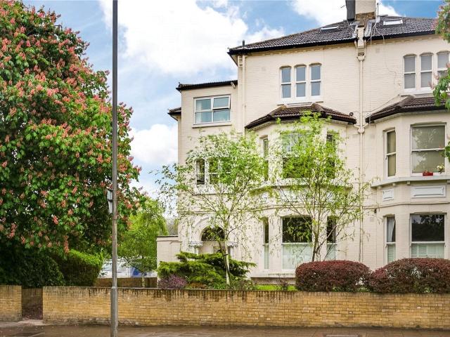 Apartment at Earlsfield Road, Greater London
