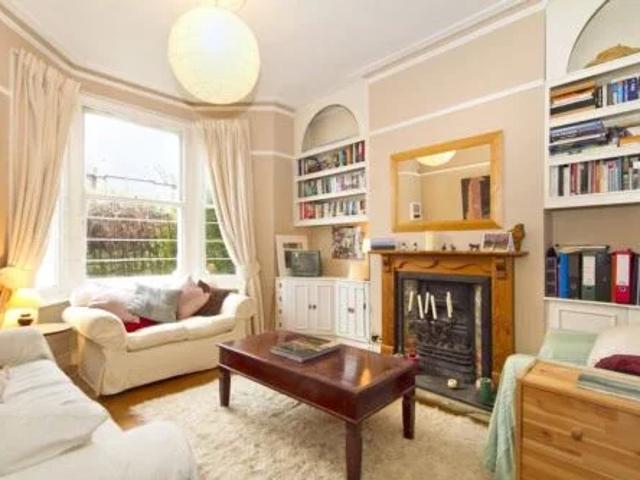 Apartment at Earlsfield Road, Greater London