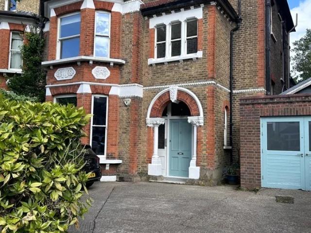 Apartment at Earlsfield Road, Greater London