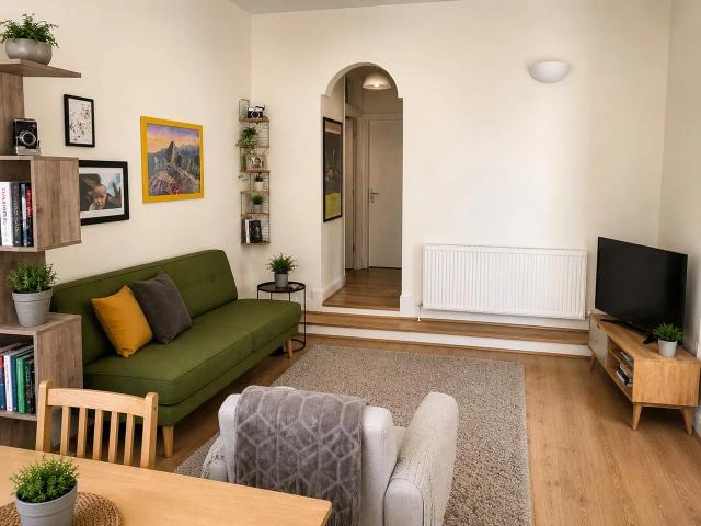 Apartment at East End Road, Greater London