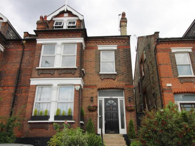 Apartment at East End Road, Greater London