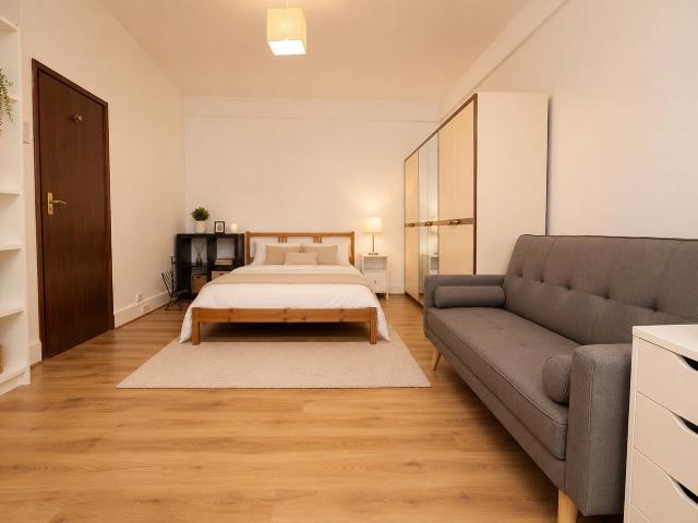 Apartment at East End Road, Greater London