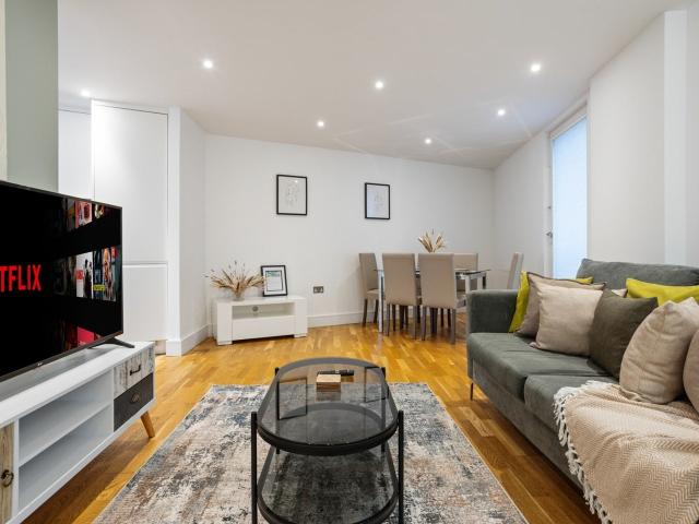 Apartment at East Ferry Road, Greater London