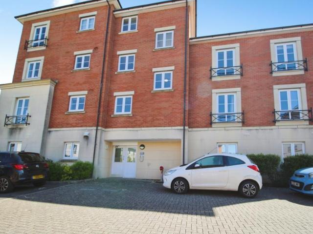 Apartment at East Fields Road, Bristol