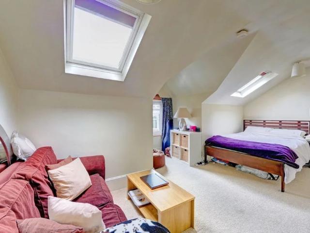Apartment at East Hill, Greater London