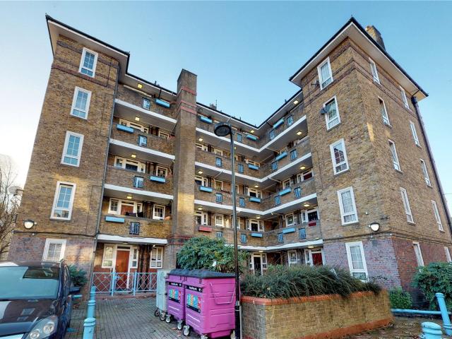 Apartment at East India Dock Road, Greater London