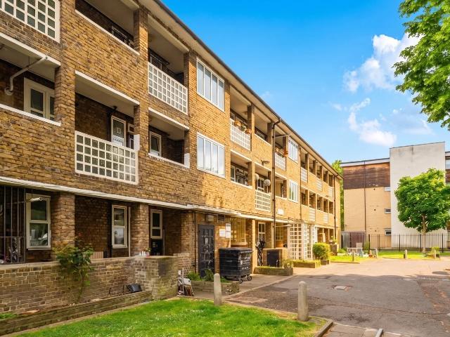 Apartment at East India Dock Road, Greater London
