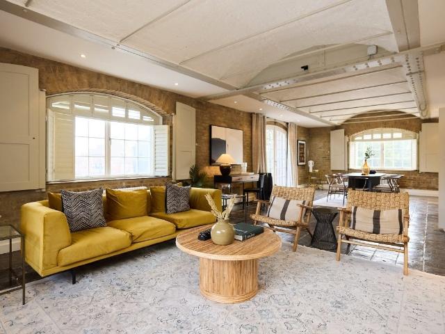 Apartment at East Smithfield, Greater London