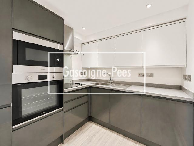Apartment at East Station Road, Rushmoor