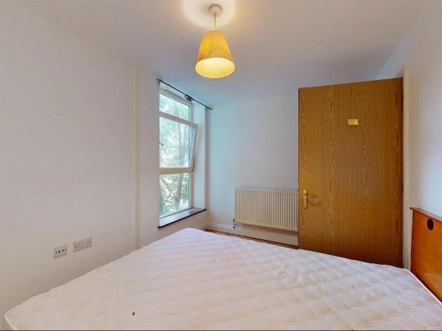 Apartment at East Street, Greater London