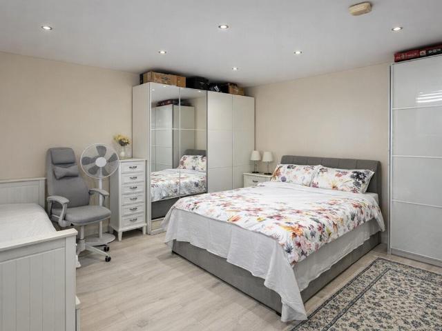 Apartment at Eastcote Avenue, Greater London