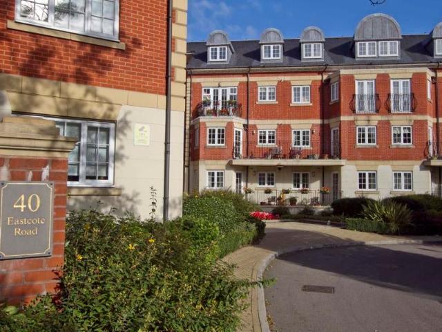 Apartment at Eastcote Road, Greater London