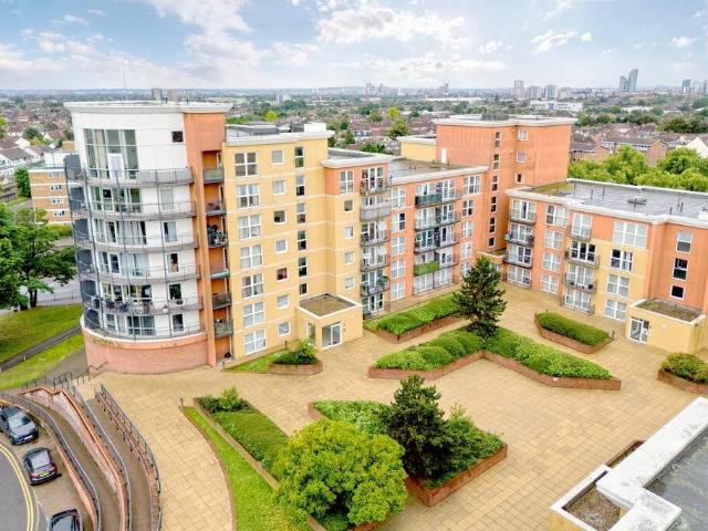 Apartment at Eastern Avenue, Greater London