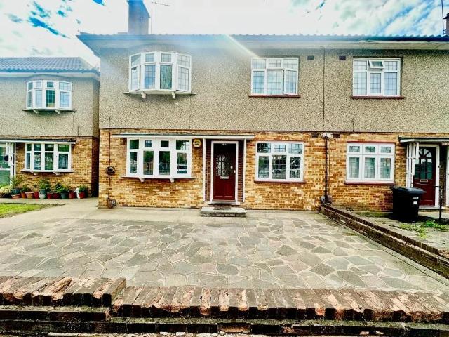 Apartment at Eastern Avenue, Greater London