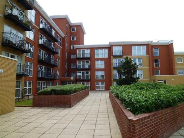 Apartment at Eastern Avenue, Greater London