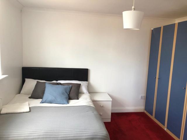 Room at Eastern Avenue, Greater London