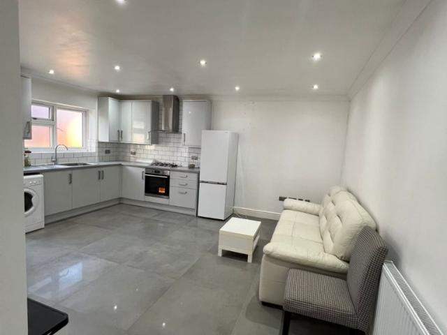 Apartment at Eastern Avenue West, Greater London