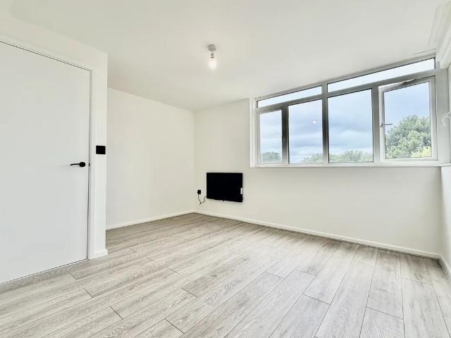 Apartment at Eastern Parade, Portsmouth