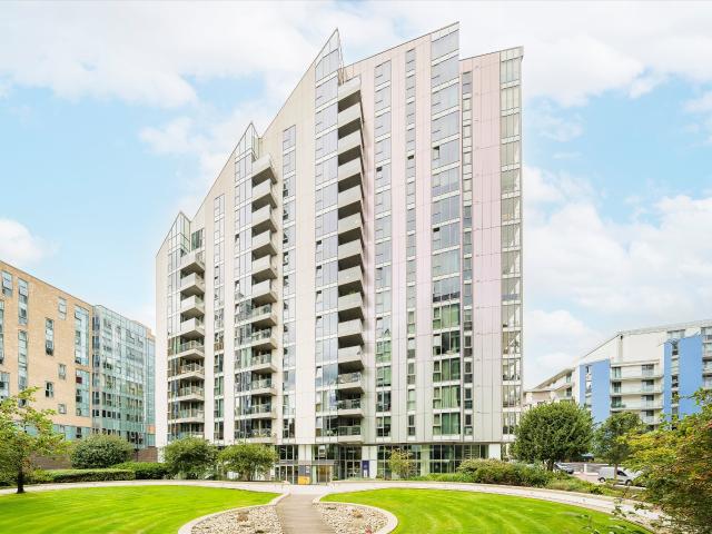 Apartment at Eastfields Avenue, Greater London