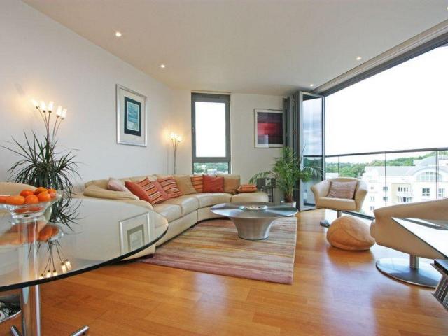 Apartment at Eastfields Avenue, Greater London