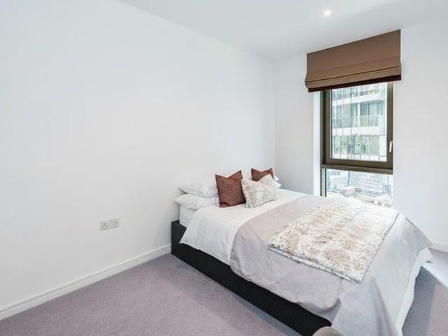 Apartment at Eastfields Avenue, Greater London