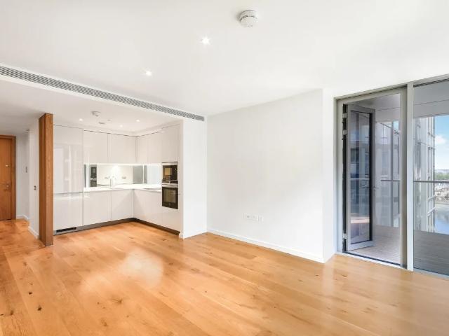 Apartment at Eastfields Avenue, Greater London