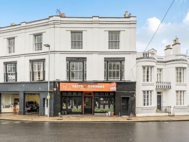 Apartment at Eastgate Street, Winchester