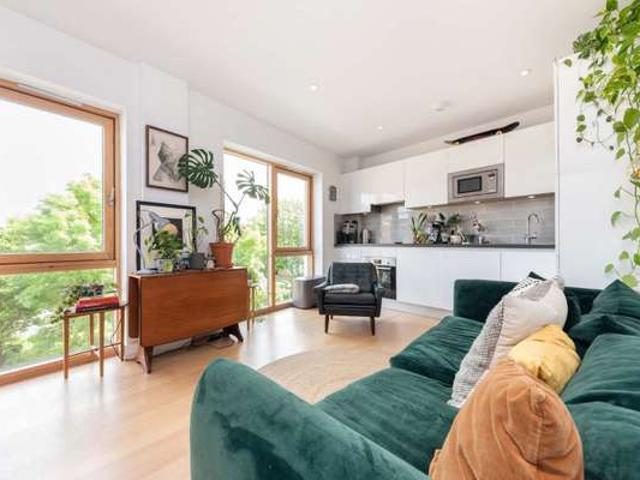 Apartment at Eastway, Greater London