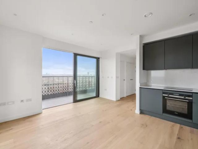 Apartment at Ebury Bridge Road, City of Westminster