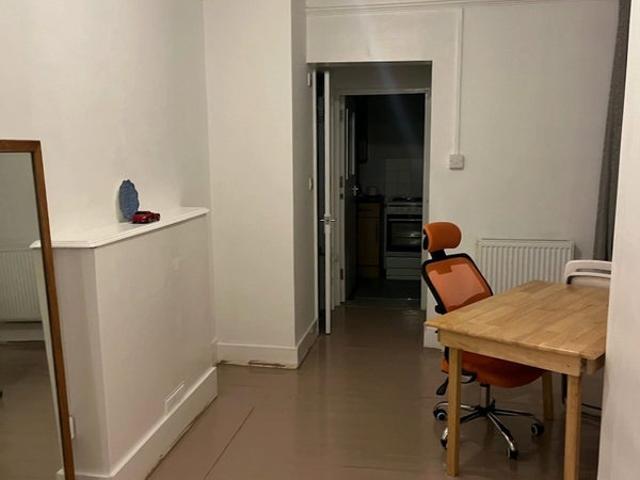 Apartment at Ebury Bridge Road, City of Westminster