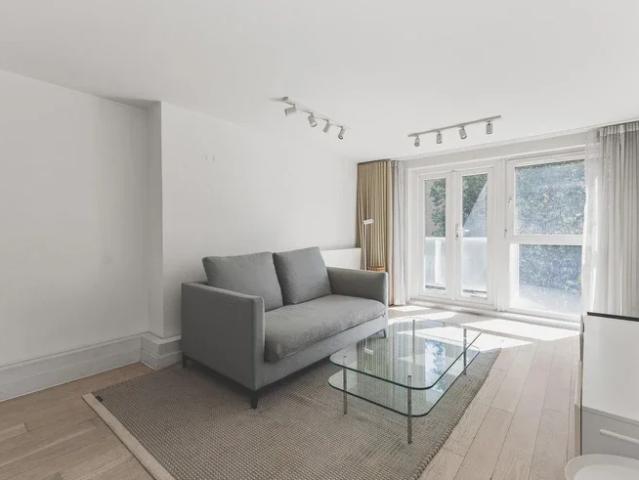 Apartment at Ebury Street, City of Westminster